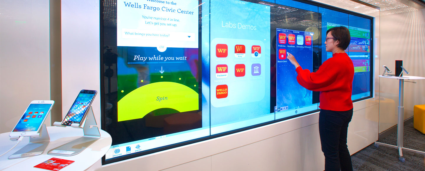 Lab with a virtual view: High-tech banking gets new showcase Lab with a virtual view: High-tech banking gets new showcase